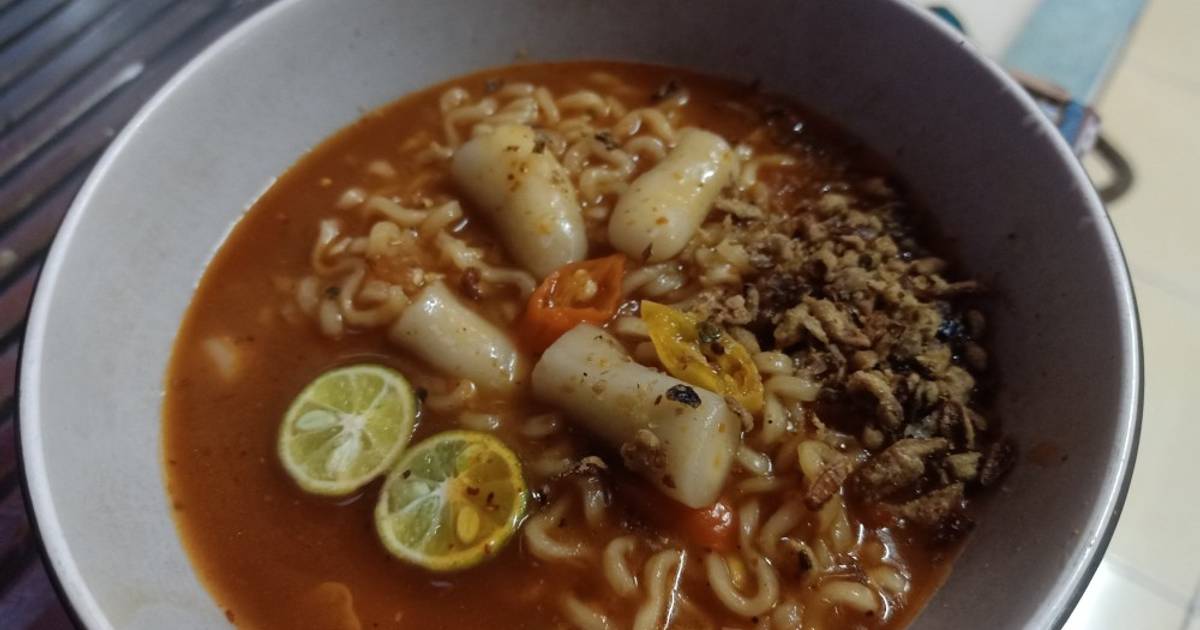 Resep Indomie with Toppoki lokal oleh Alsi Nurjamilah - Cookpad