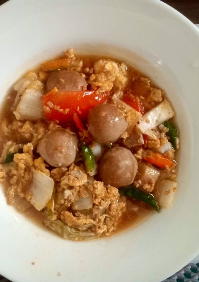Resep Oseng-oseng sawi putih bakso telur simple oleh zennpaw - Cookpad