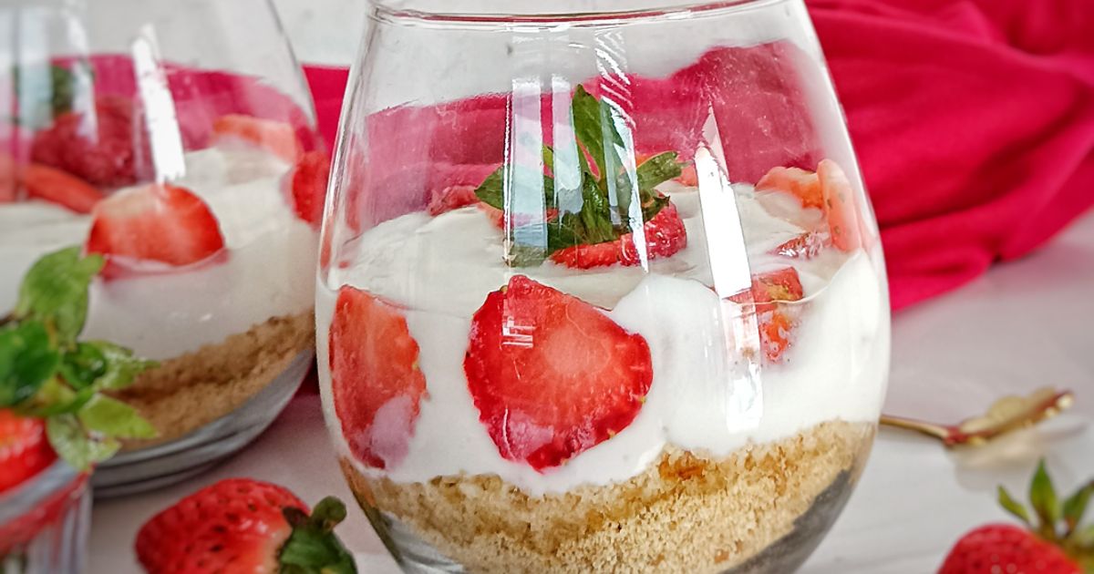 Resep Yoghurt Parfait Strawberry Dengan Biskuit Gandum oleh ...