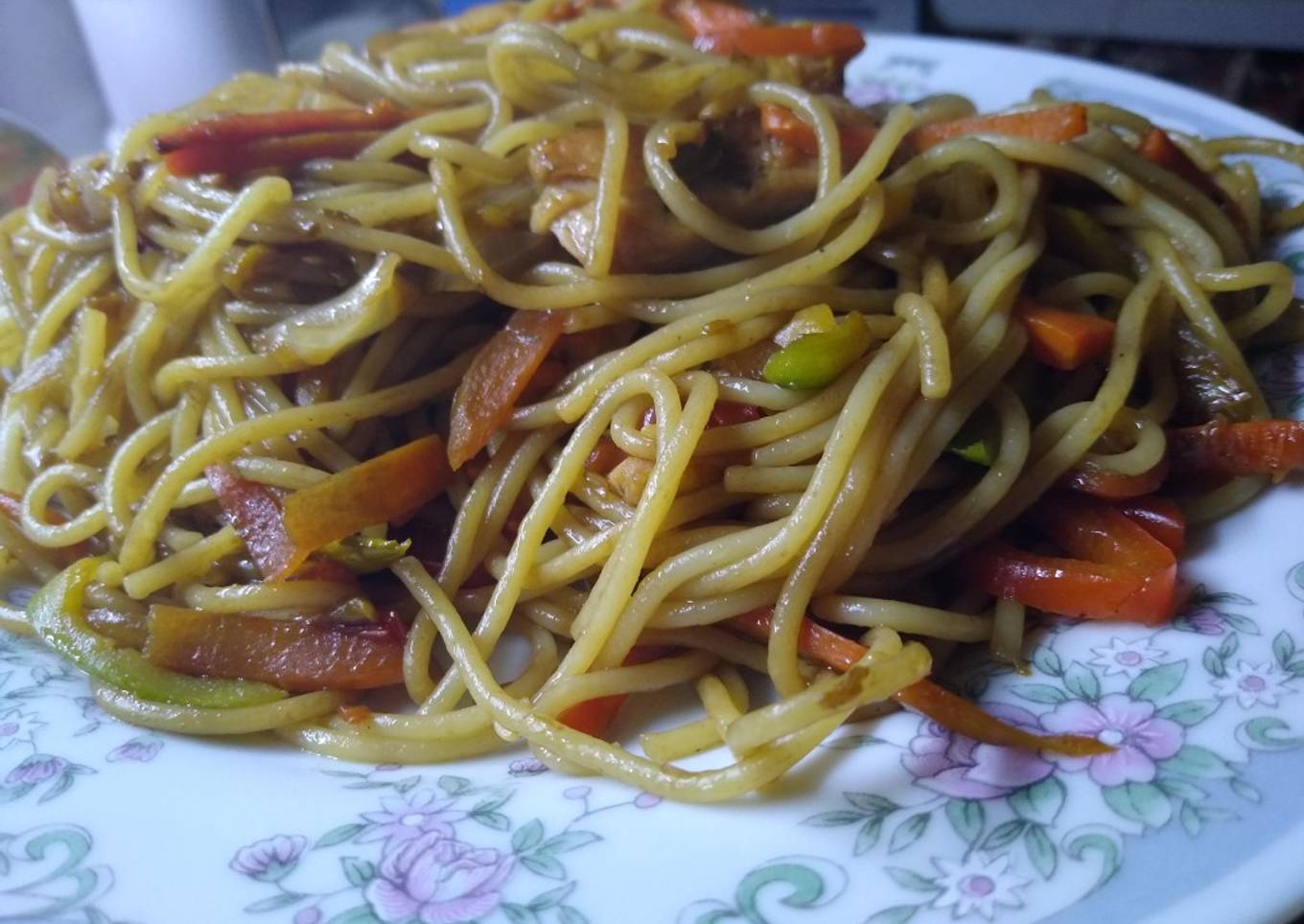 Comida china CHOW MEIN De POLLO