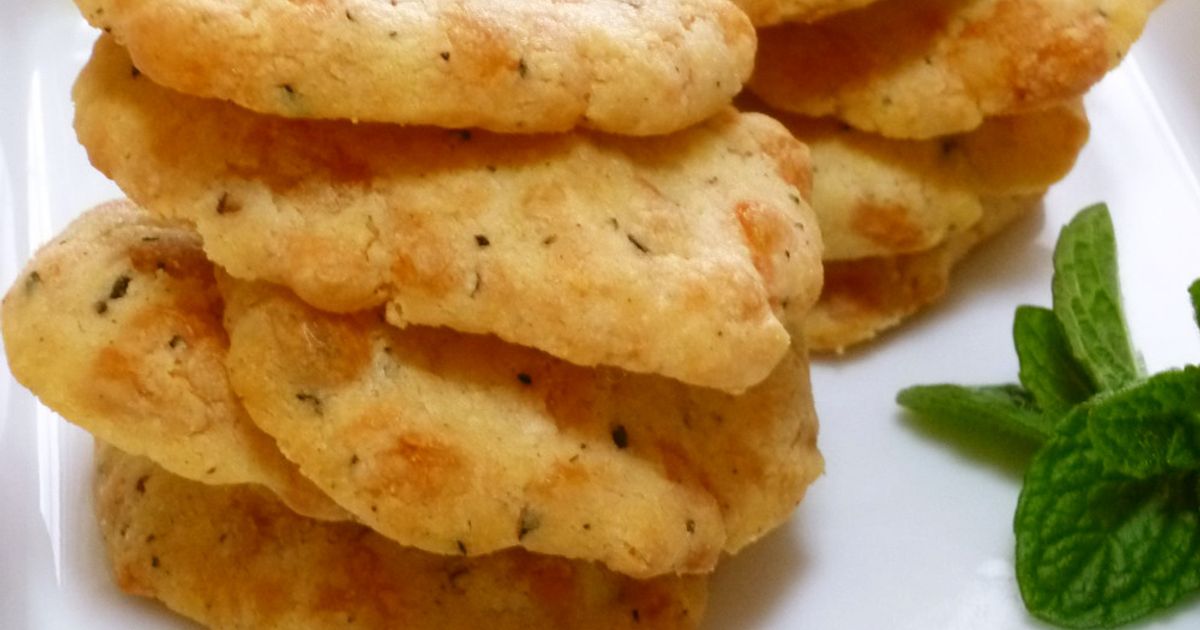 ★Cheese And Black Pepper Snack Cookies★ Recipe By Rie Tin