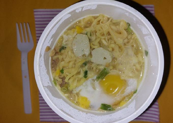 Resep Mi Cup Telur Fishroll oleh Puspitasari Anggradewi - Cookpad