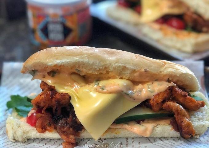 Resipi Peri Peri Culantro Chicken Sandwich oleh Kakak Faa - Cookpad