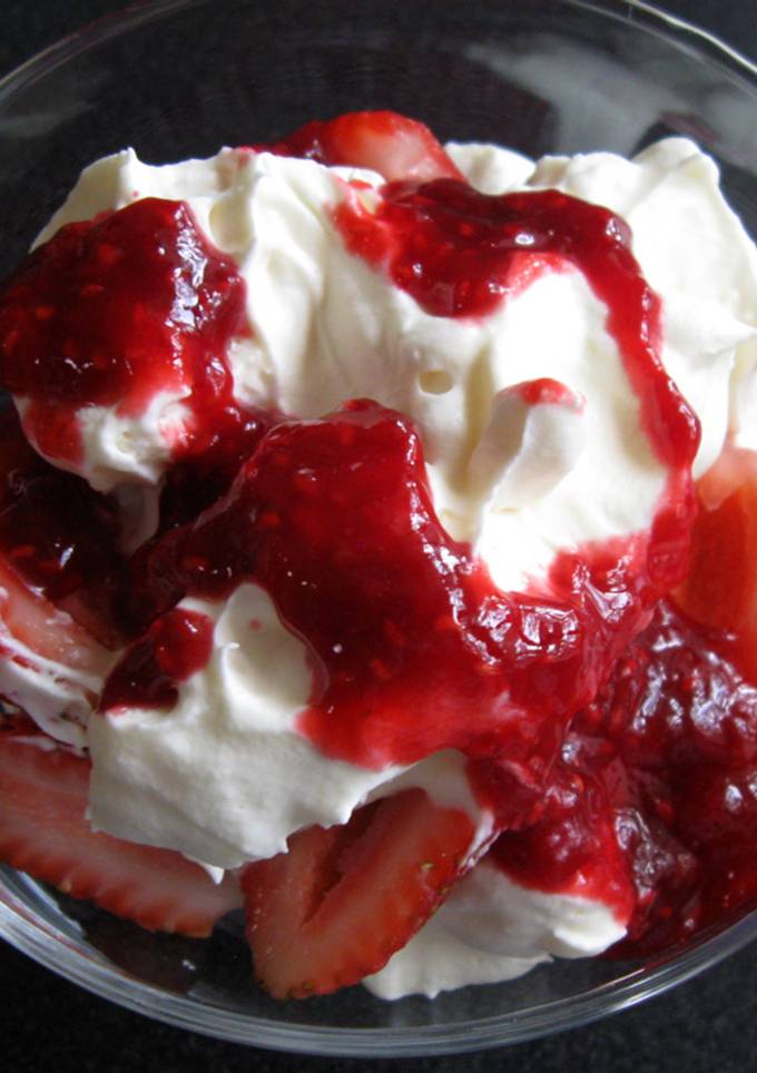 Eton Mess Recipe by Hiroko Liston - Cookpad