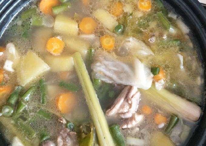 Resep Sop Ayam ala Pak Min Klaten oleh Intan Septiani - Cookpad