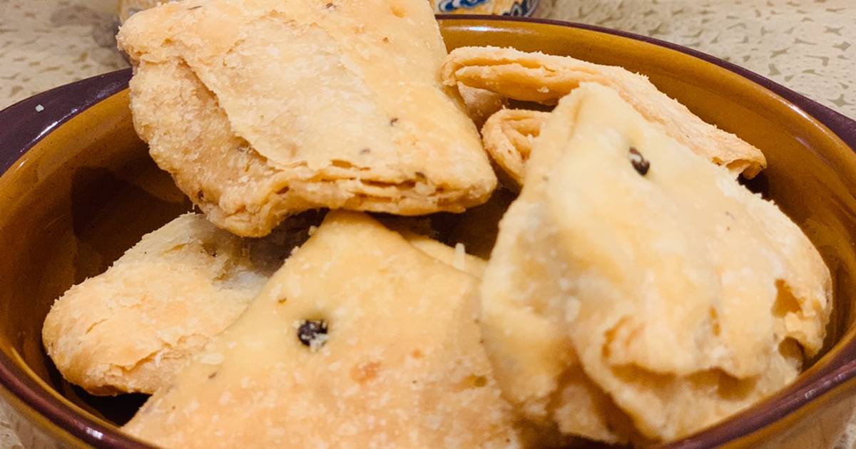 Tikoni Mathri Recipe by RUCHIKA - Cookpad