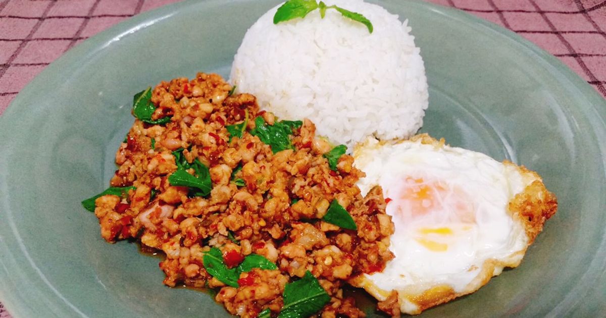 Thai Basil Stir Fried Ground Pork (Pad Krapow Moo Sap) Recipe by กุ๊กกู ...
