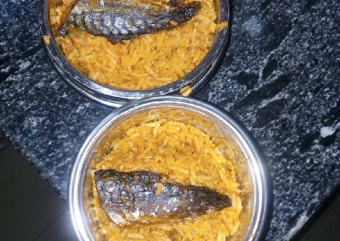 Jollof rice with fish Recipe by Esther's Menu ABM79 - Cookpad