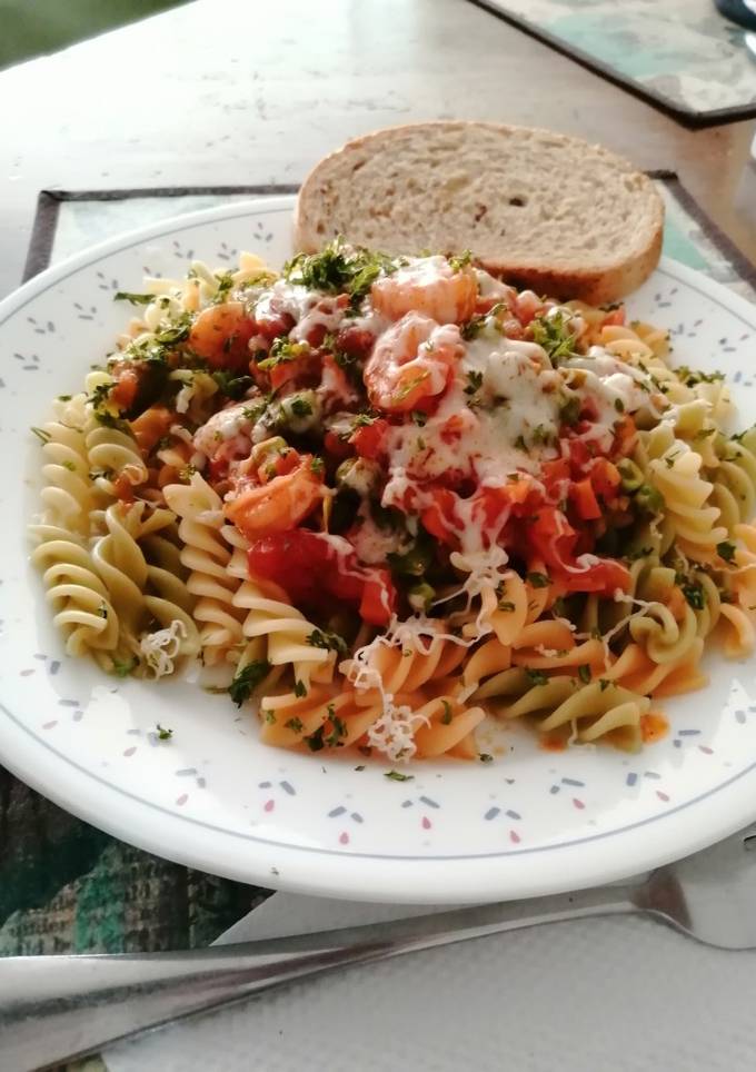 Fusilli primavera con camarones Receta de Juank- Cookpad
