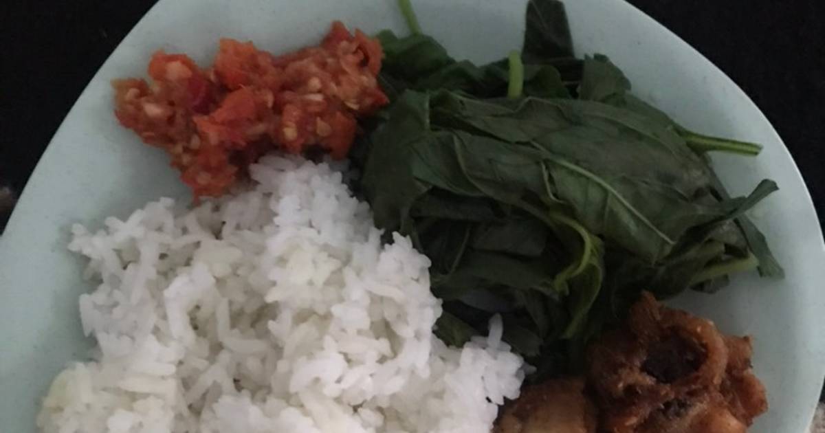 Resep Bayam pelecing dan ayam goreng ala anak kost oleh ANAK KOST - Cookpad