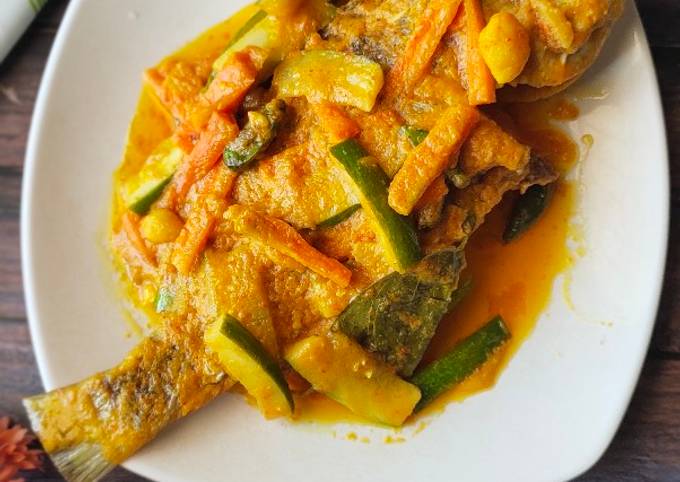 Resep Ikan Kakap Acar Kuning oleh Mira Rozanna - Cookpad
