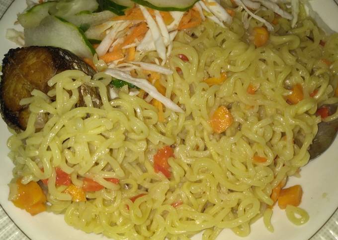 Veggies indomie with fried fish Recipe by Hashal Anani - Cookpad