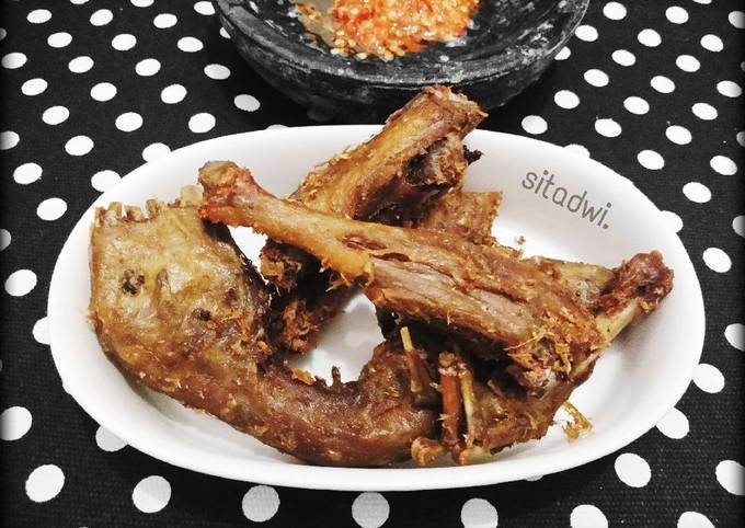 Resep Bebek Goreng oleh Sita Dwi - Cookpad