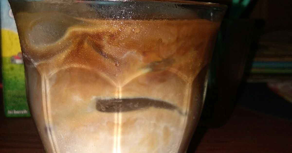 Resep Es Kopi Susu Gula Aren oleh Rahmah Bee - Cookpad