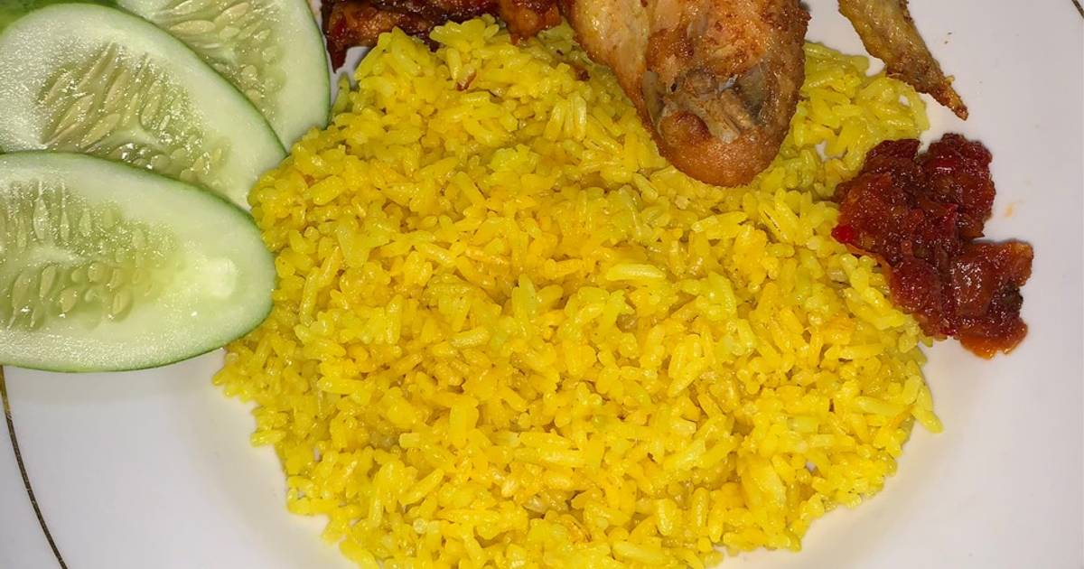 Resep Nasi Kuning Rice Cooker oleh Santi Puspitasari - Cookpad