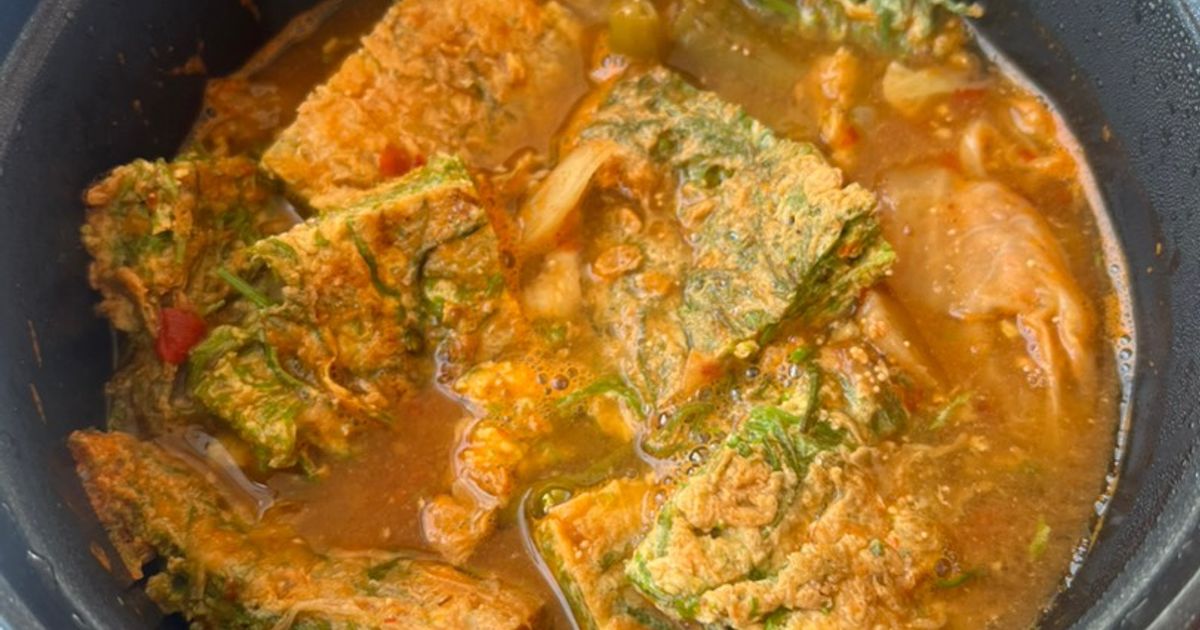 Thai Sour Curry With Mixed Vegetables And Acacia Omelet (Kaeng Som Pak ...