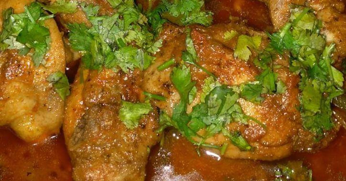 Kashmiri Red Chilli Chicken Curry Recipe Recipe by Sehrish Siddiq - Cookpad