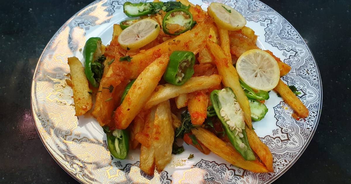 Aaloo finger spicy karahi Recipe by Humaira Saleem - Cookpad