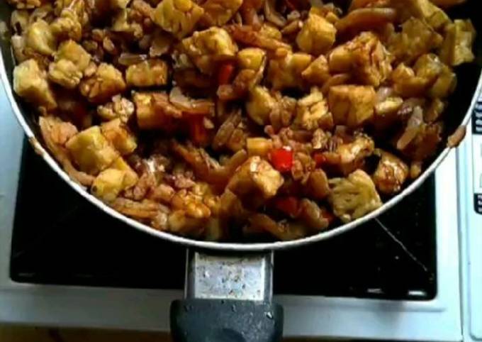Resep Samgor tempe tahu oleh Rizwana Adelia Amsyar - Cookpad