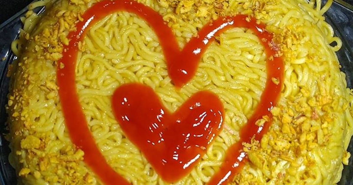 Instant Noodle "Cake" Recipe By Angela Mertoyono
