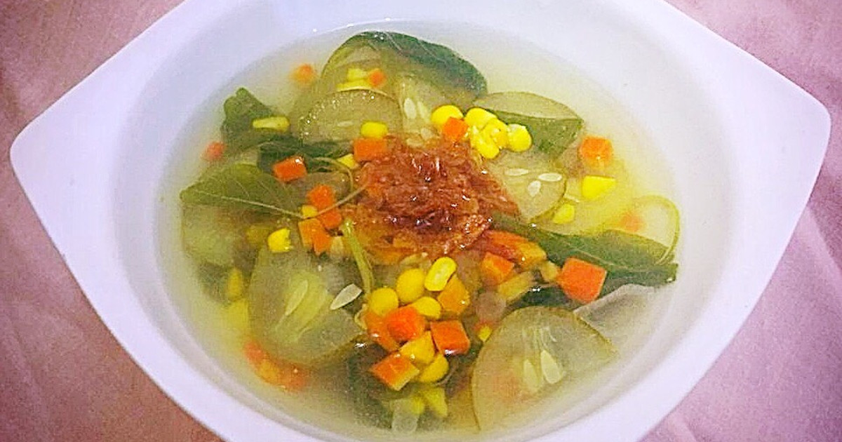 Resep Sayur Bening Bayam Timun Ceria oleh ratna - Cookpad