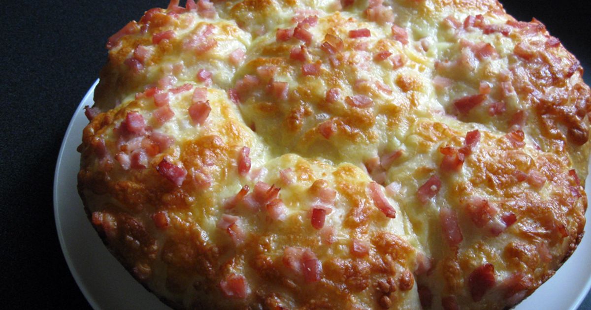 Cheese & Bacon ‘Pampushky’ Recipe by Hiroko Liston - Cookpad