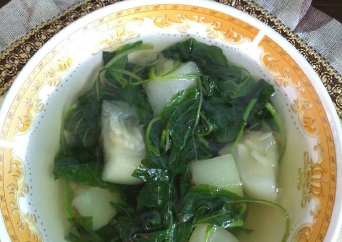 Resep Sayur Bening Bayam dan Labu Air oleh Tiya Wulan - Cookpad