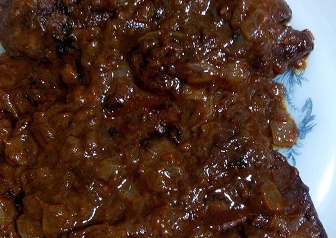 Hígado con cebolla y tomate Receta de Chari Crzo- Cookpad