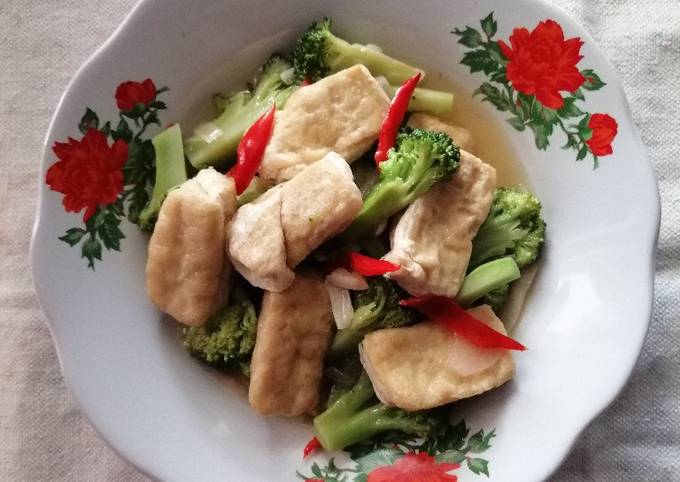 Resep Cah Tahu Putih Brokoli oleh rachelesthers - Cookpad