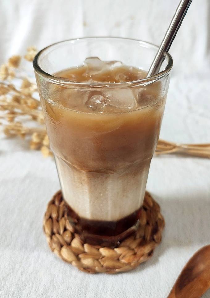Resep Es Kopi Susu Gula Aren oleh Ratih Kusuma - Cookpad