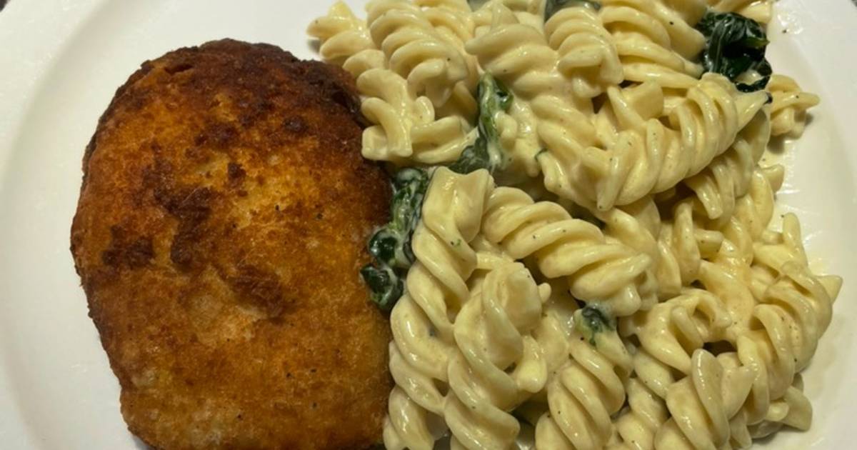 Pasta con espinacas Receta de Fabiola Langarica- Cookpad