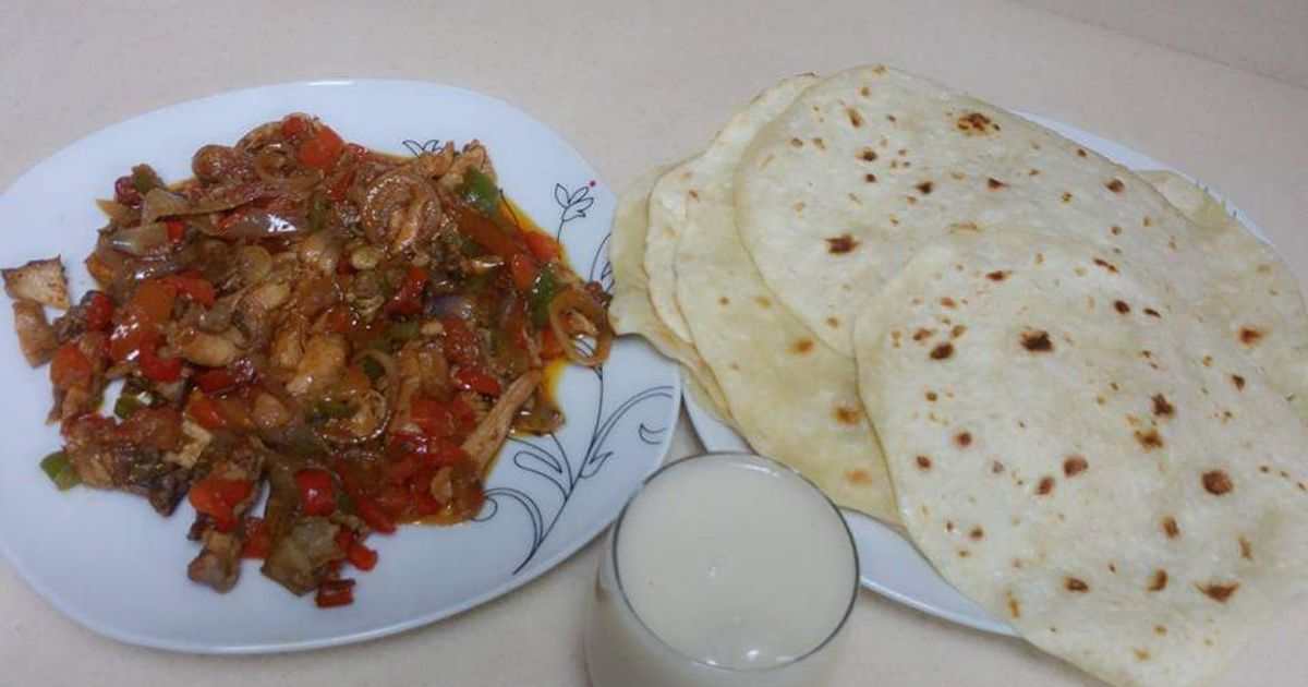 Khubus(bread)with Chicken Sauce Recipe by Ummu Fahad - Cookpad