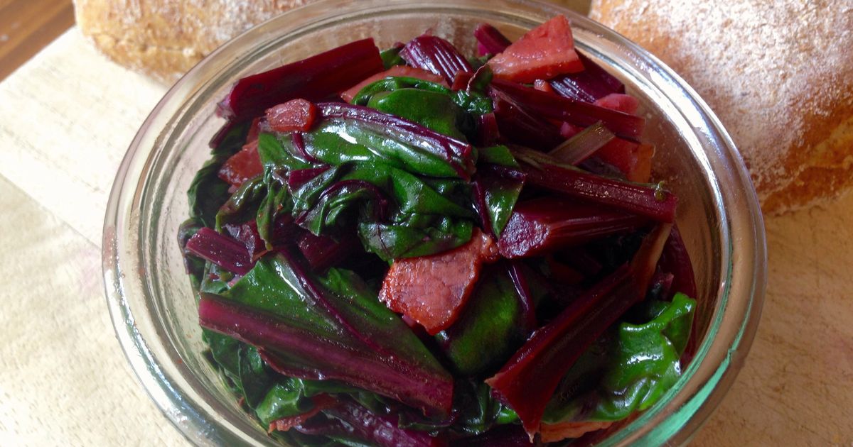Sautéed Beet Greens With Garlic And Bacon Recipe by Felice - Cookpad