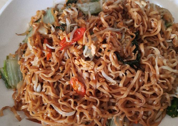 Resep Mie Kuning Goreng oleh Asmaul Husna - Cookpad
