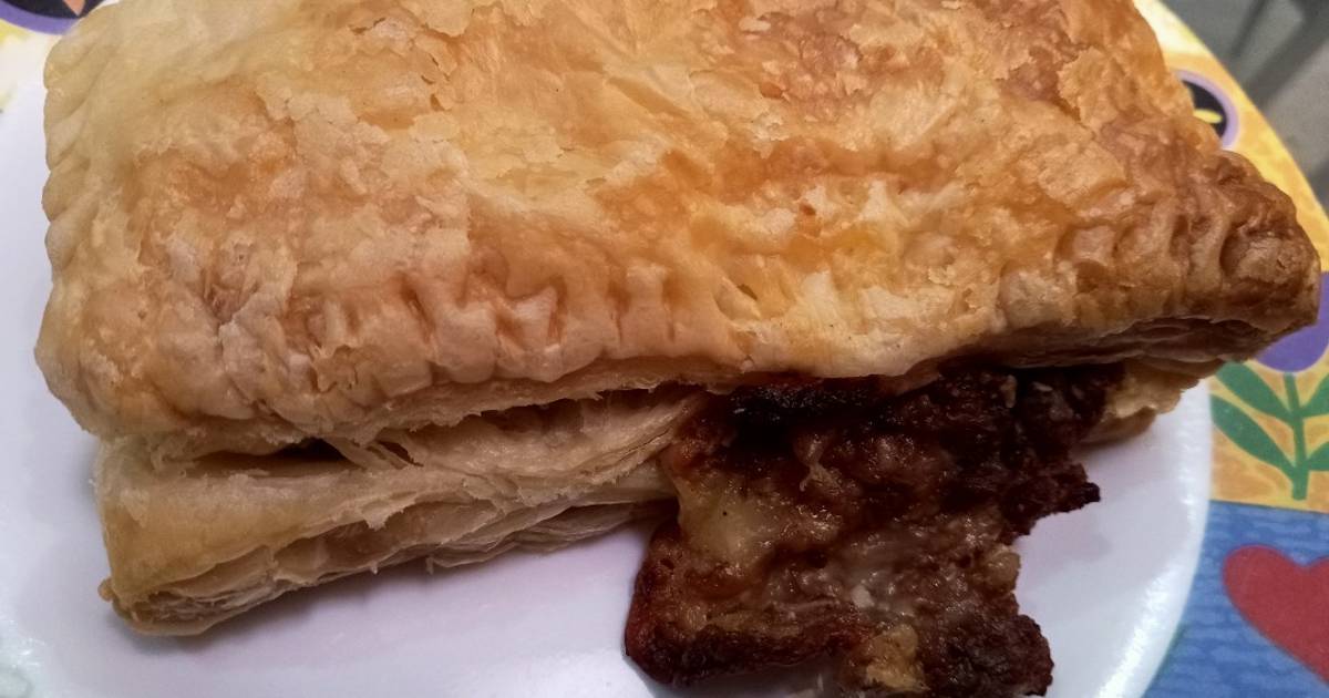 Resep Minced beef and cheese pocket pie oleh evelyn cahyadi - Cookpad