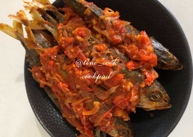Resep Kembung Goreng Balado oleh tineke - Cookpad