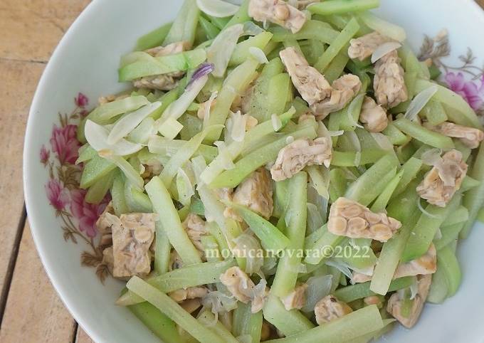 Resep Tumis Labu Siam dan Tempe oleh Monica Novara H. - Cookpad