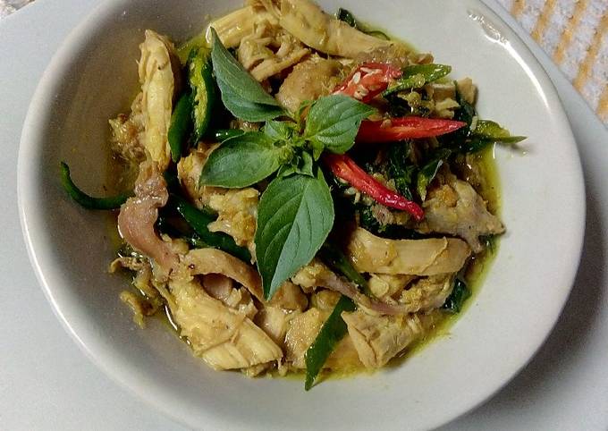 Resep Ayam kemangi cabe hijau oleh Sudarmono Abbas - Cookpad