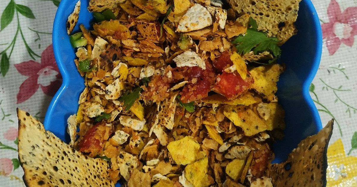 Papad Chat Recipe by Kinjal Parmar - Cookpad