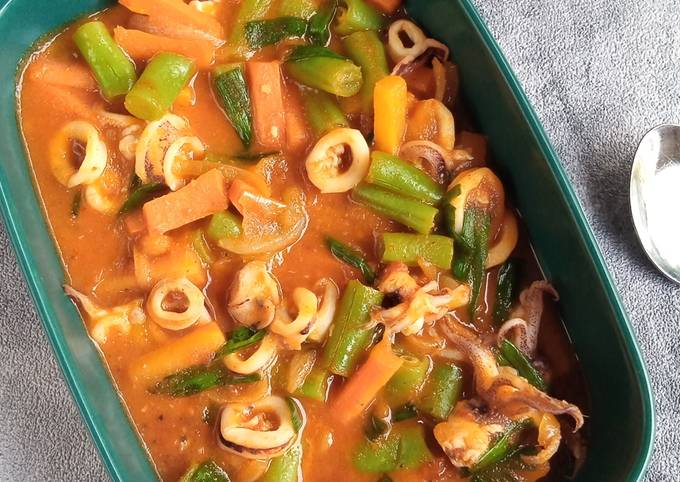 Resep Cumi Sayur Saos Padang oleh Ummu Alfard - Cookpad