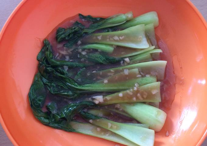 Resep Pakcoy with garlic and oyster sauce oleh fahmiaw - Cookpad
