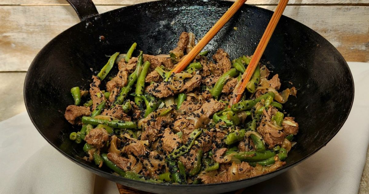 🥡 Wok De Chauchas Y Ternera Salteada 🥡🫛 Receta de ⊹⊱ 𝔾𝕚 ⊰⊹- Cookpad