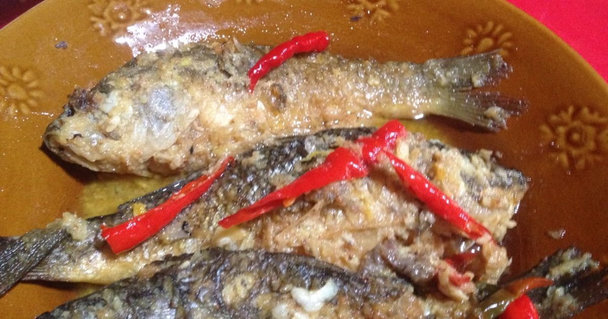 Resep Ikan Mas Bumbu Kuning oleh yuniarwati - Cookpad
