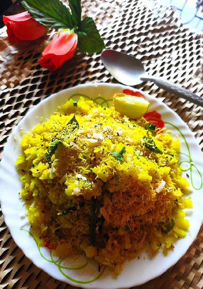 Kanda Batata Poha Recipe by Suchitra S(Radhika S) - Cookpad