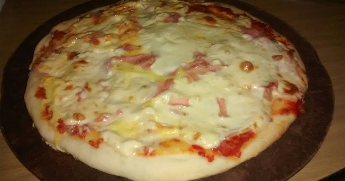 Pizza con huevo y jamón Receta de Kami aguilera- Cookpad