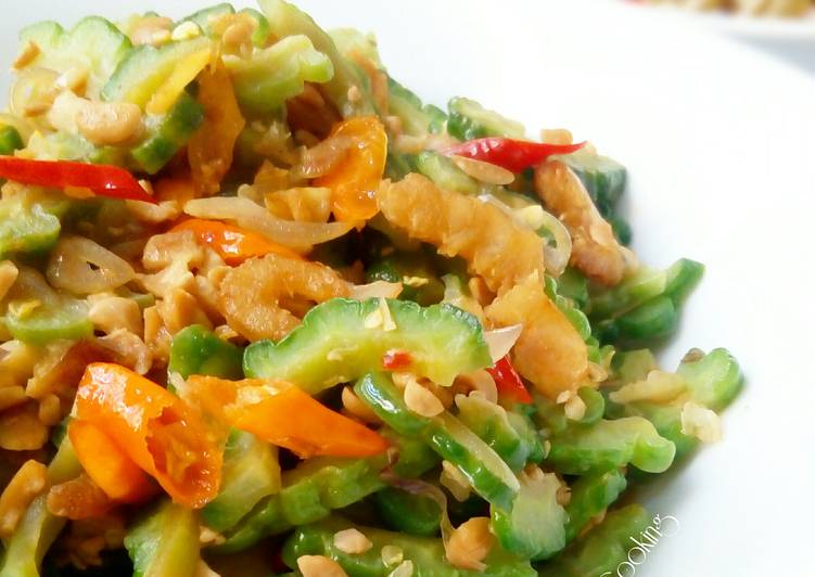 Resep Tumis Pare dengan Ebi oleh Igna Cooking - Cookpad