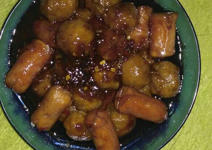 Resep Bakso sosis bumbu kecap oleh Siti Nursiamsi - Cookpad