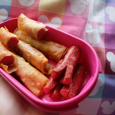 Resep Sosis Crunchy Spring Roll oleh Azelia Trifiana - Cookpad