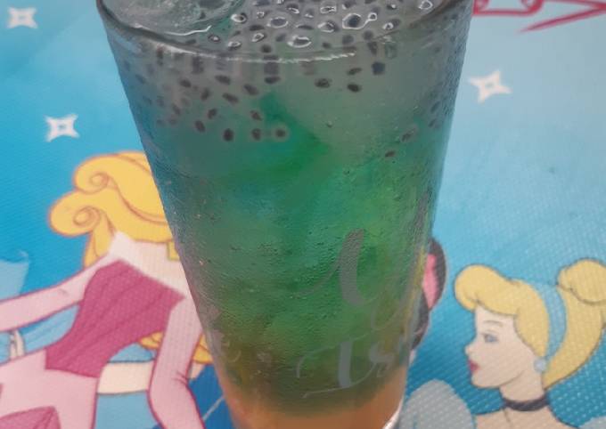 Resep Es blue ocean oleh andhini kumala - Cookpad