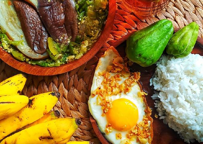 Resep Telor Ceplok Bawang Putih oleh dapur ade - Cookpad